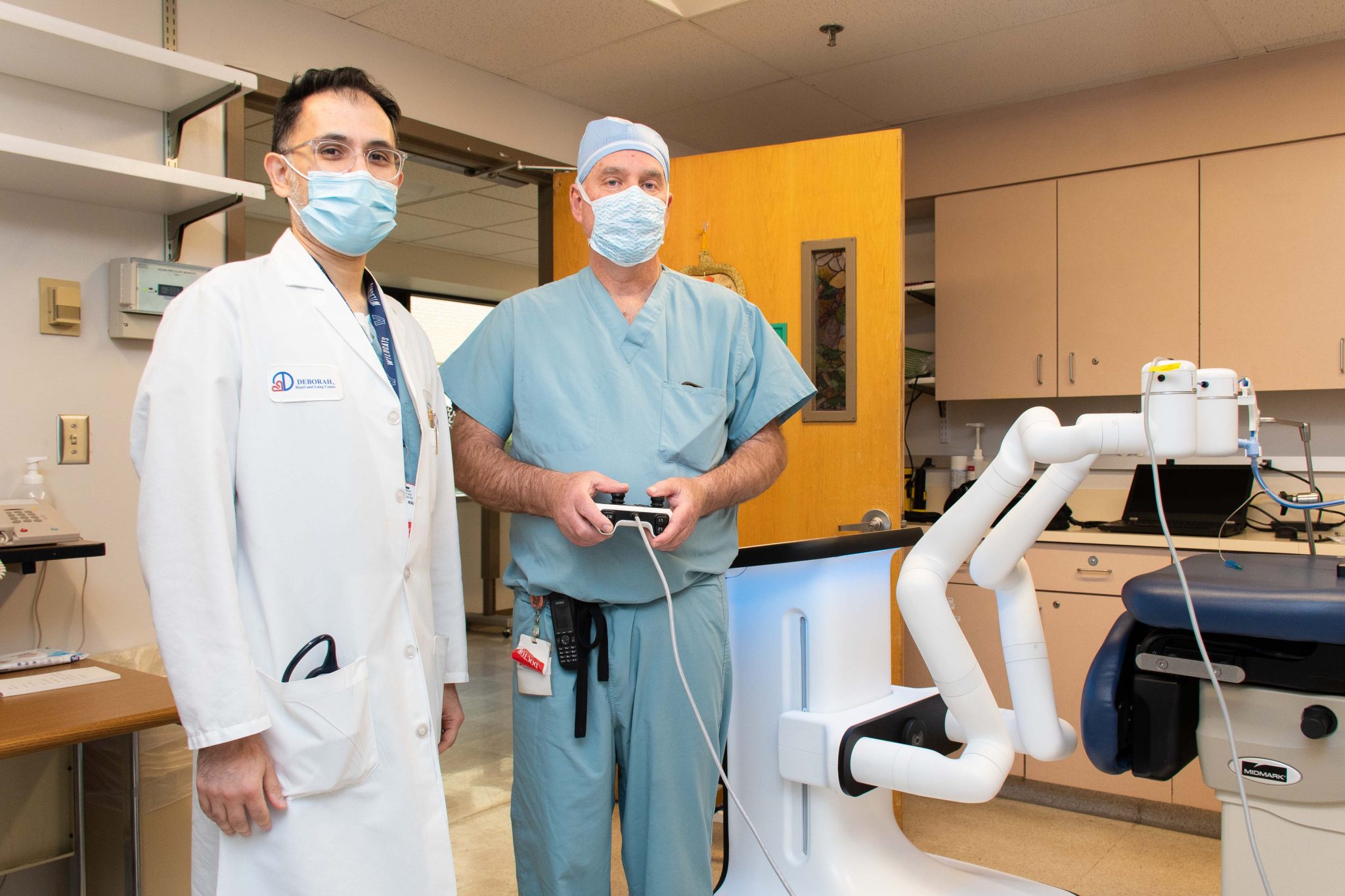 Deborah Performs First Robotic Procedure for Lung Cancer Detection ...